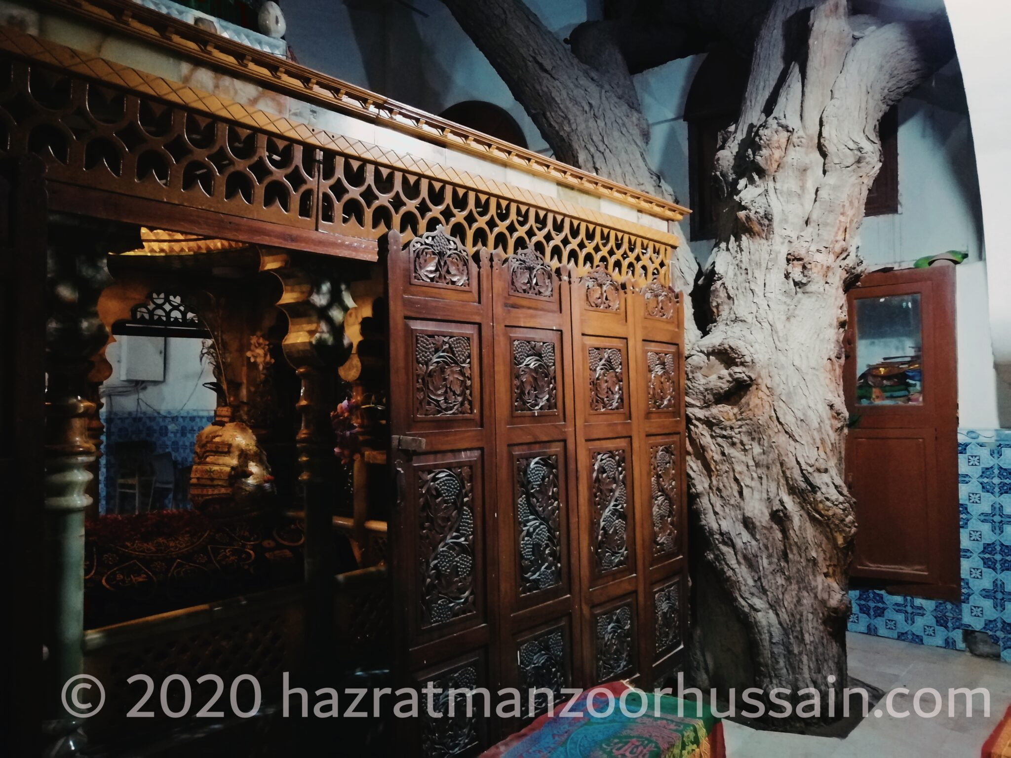 07 Original Photographs Of Mazar Mubarak of Hazrat Qibla Pir Sain (RT ...